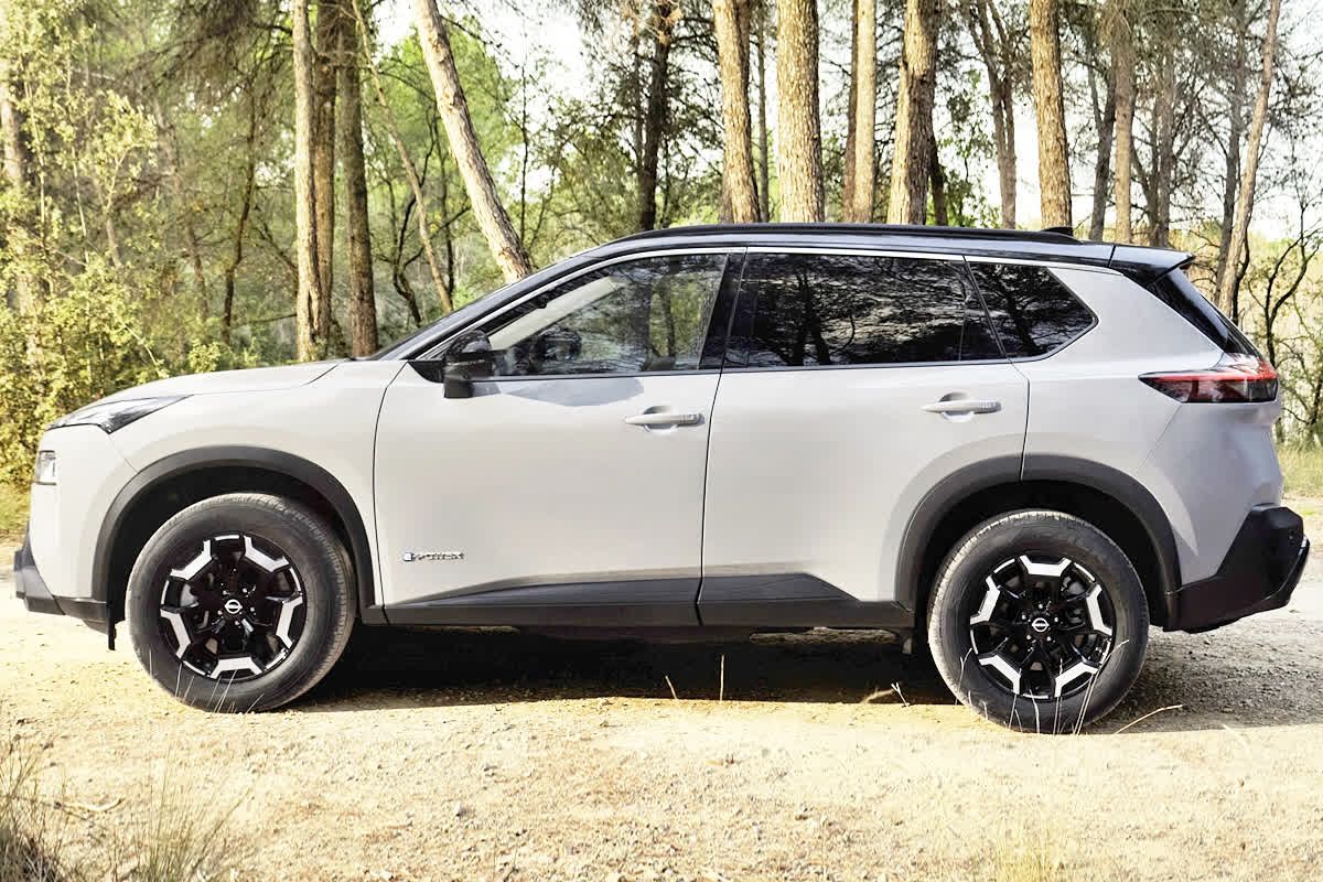 悪路も街中も余裕の走り！日産エクストレイル「Nトレック」は装備も質感も大進化した王道ファミリーSUV