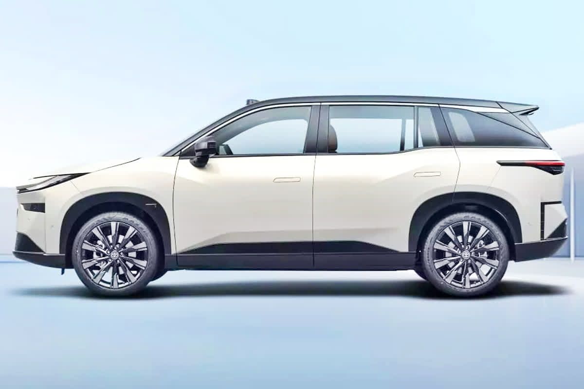 トヨタの「電動革命」が始まった！bZ3Xの驚異的な初動反響、最速で1万台予約突破の理由とは