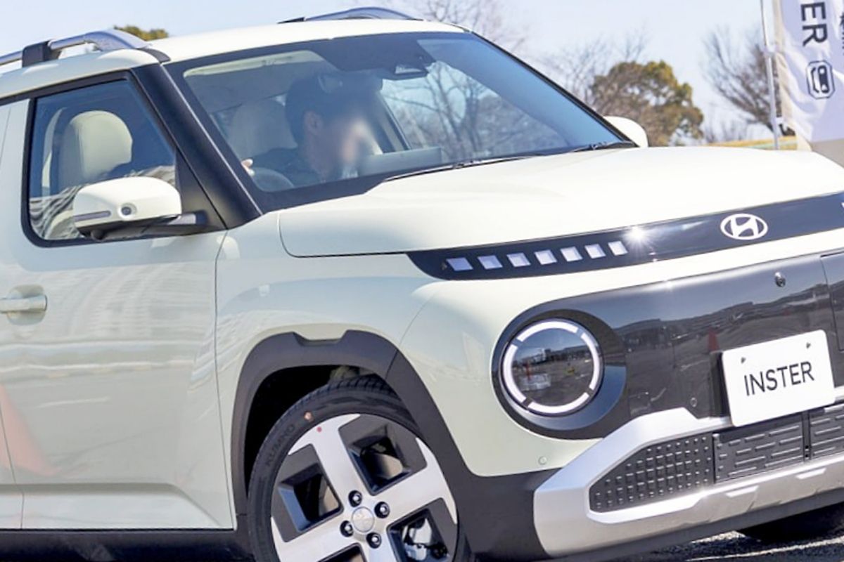 458km走るのに軽じゃない！なのに軽より快適？「ジャスト日本仕様」の謎EVの正体とは